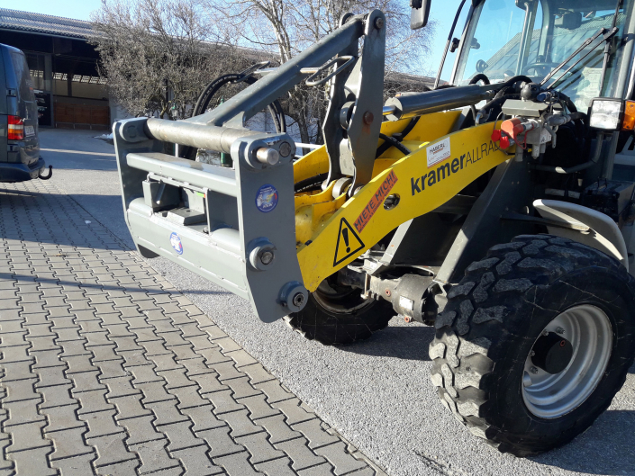 Pickup Kramer wheel loader 550 - Highspeed oil coupler
